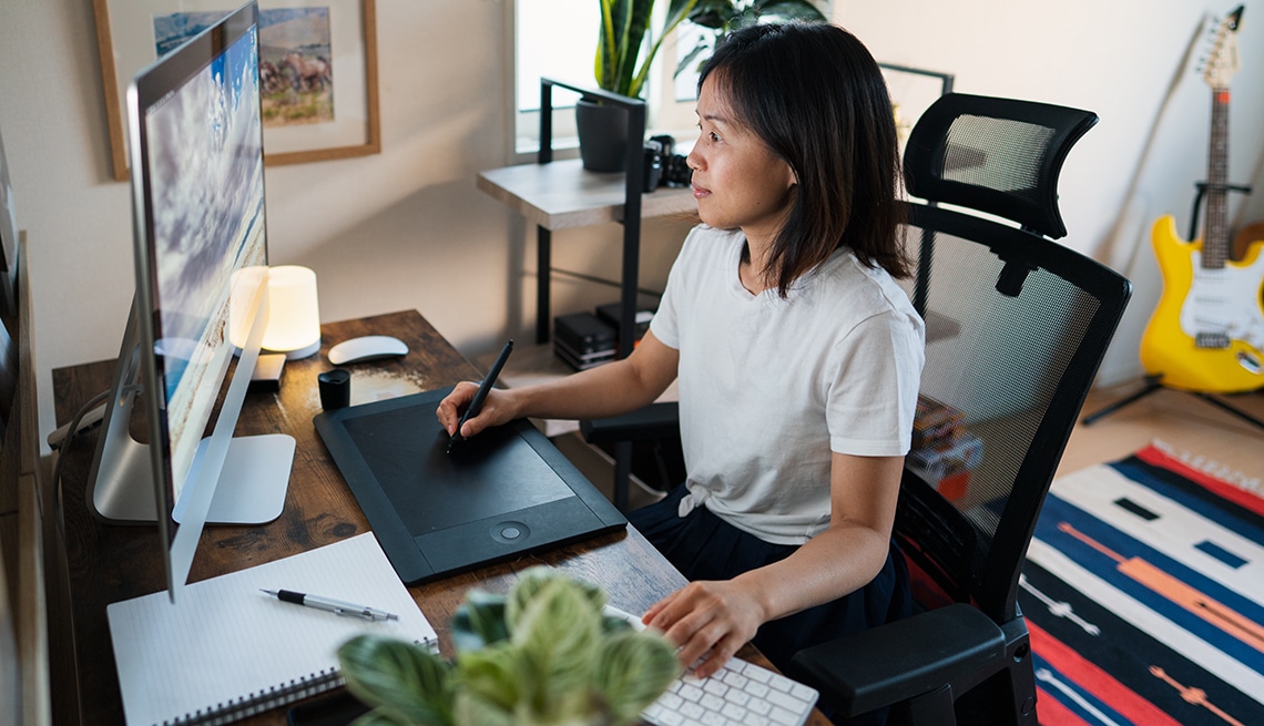 Negative Effects Of Working From Home: Uncovering The Hidden Impact ...