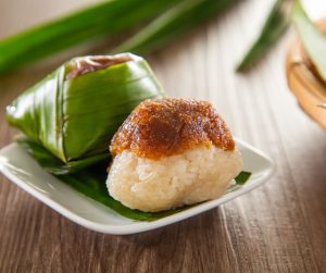 Pulut Inti (Sticky Rice With Sweet Coconut Topping) - Fullife.com